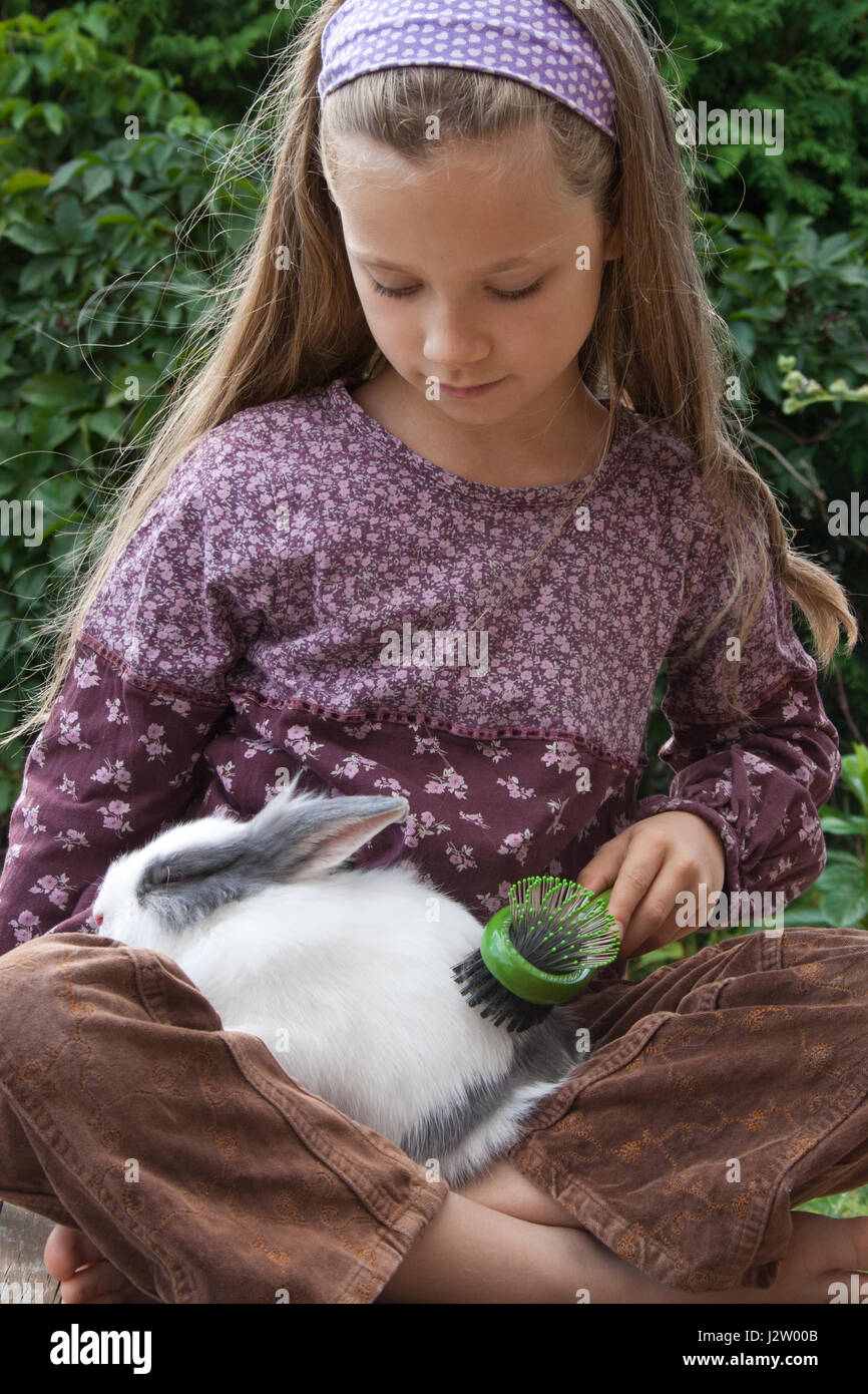 Outdoors animal hi-res stock photography and images - Alamy