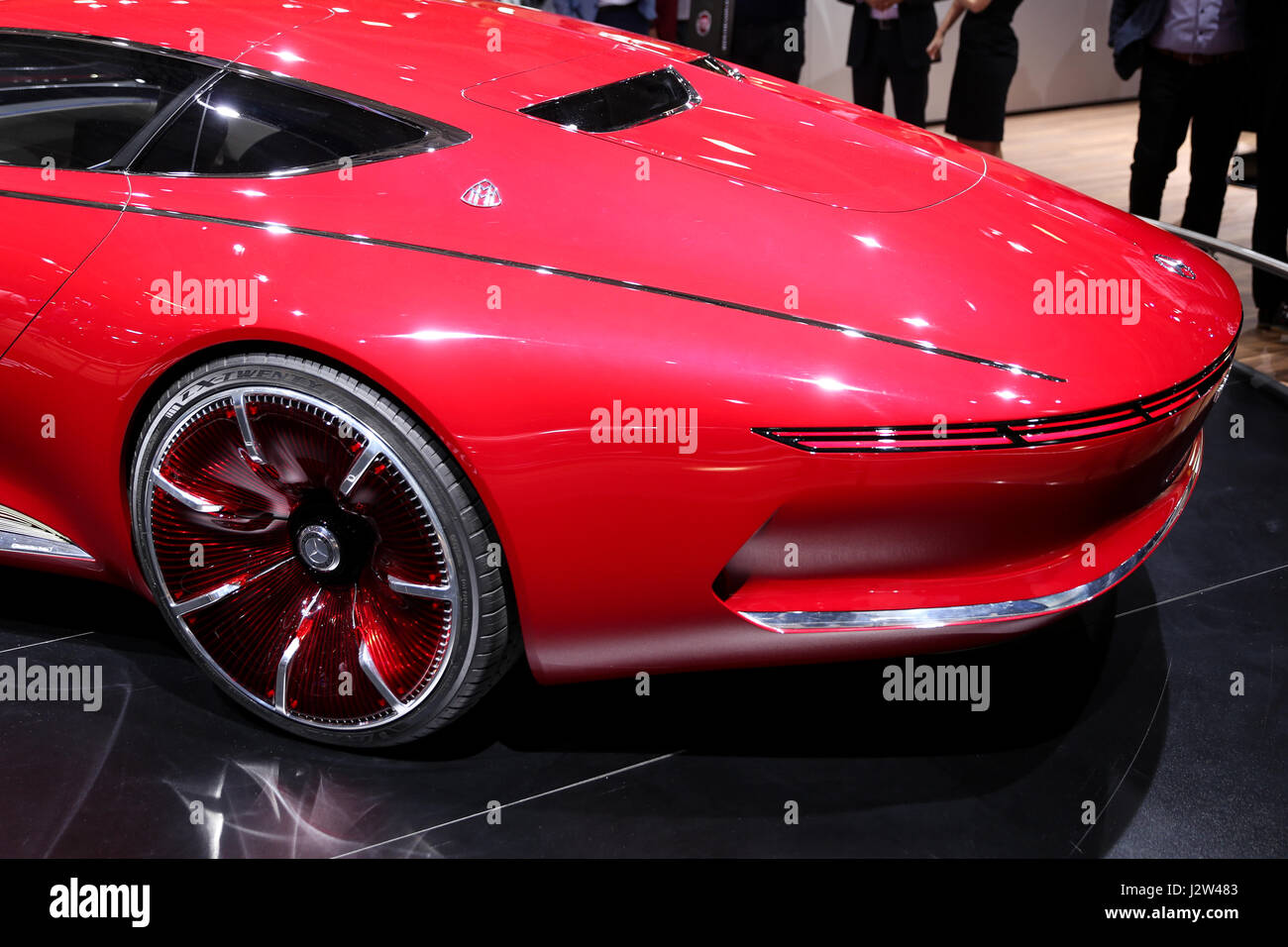 Mercedes maybach 2017 hi-res stock photography and images - Alamy