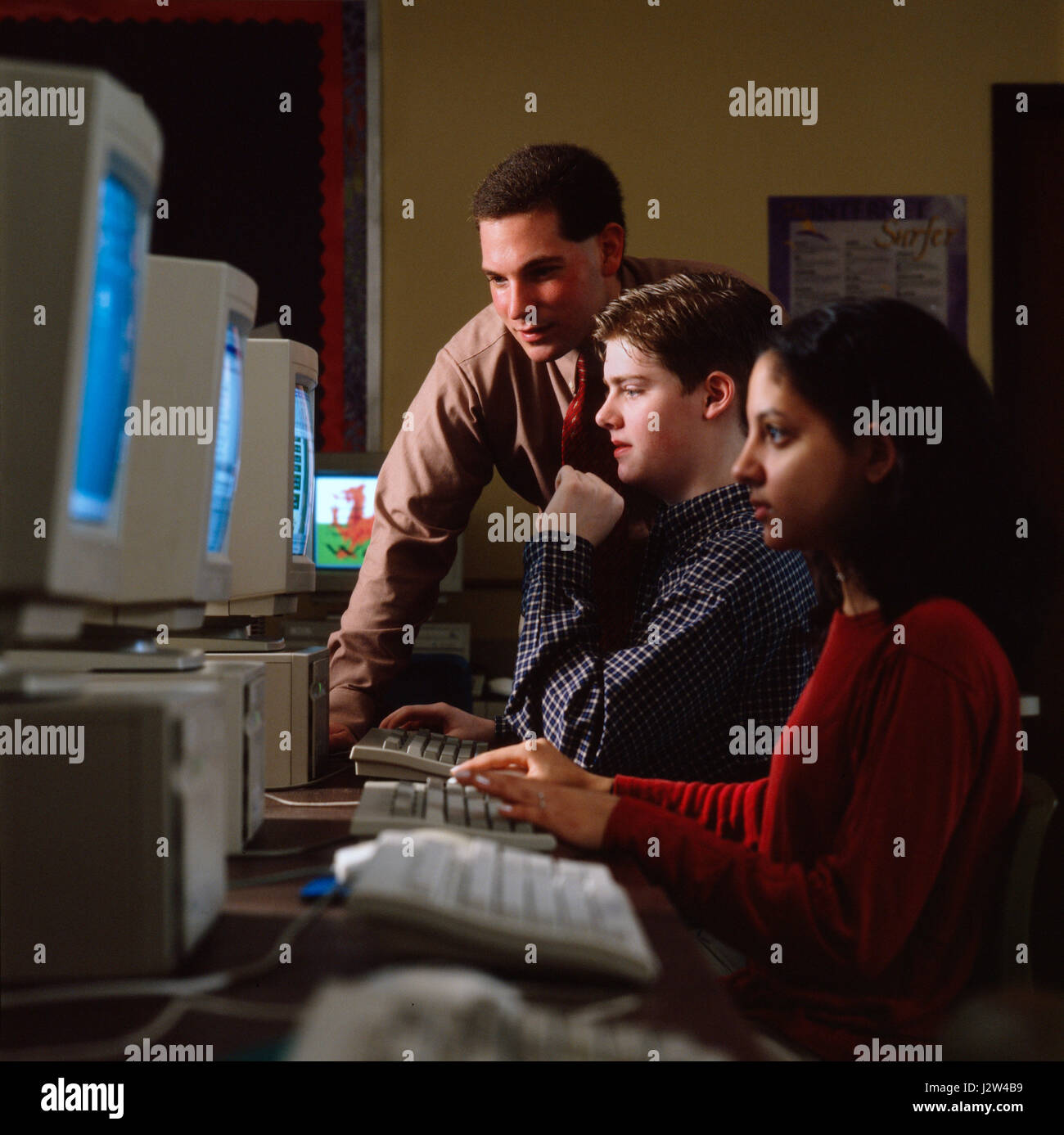 Computer lab teenagers hi-res stock photography and images - Alamy