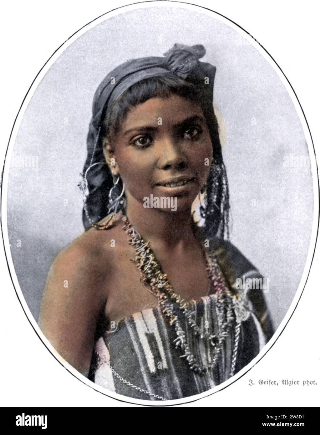 This illustration (Abb. 318) depicts an Algerian Berber woman ...