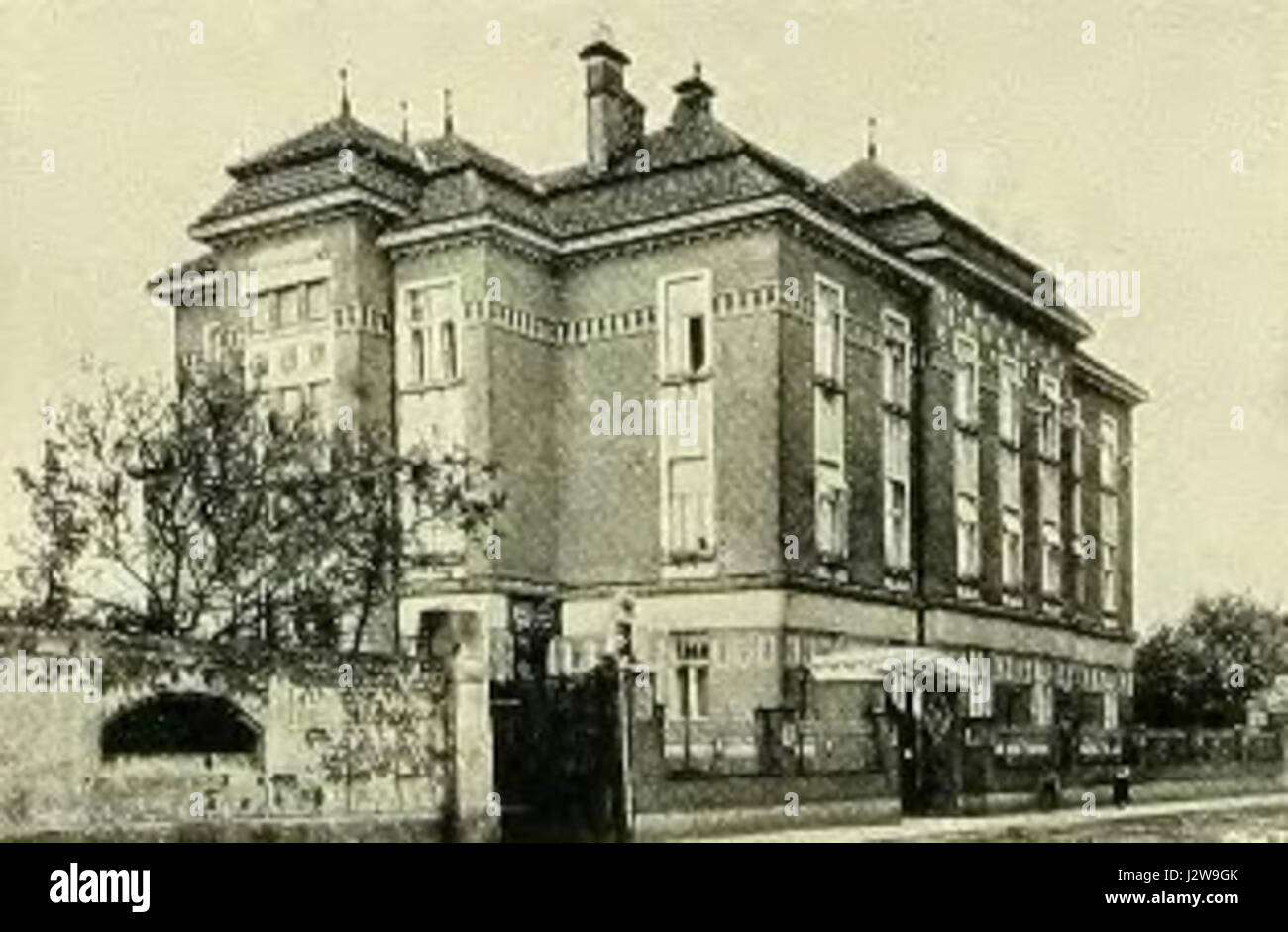 The Sanatorium in 1911 was a place of treatment for individuals with ...