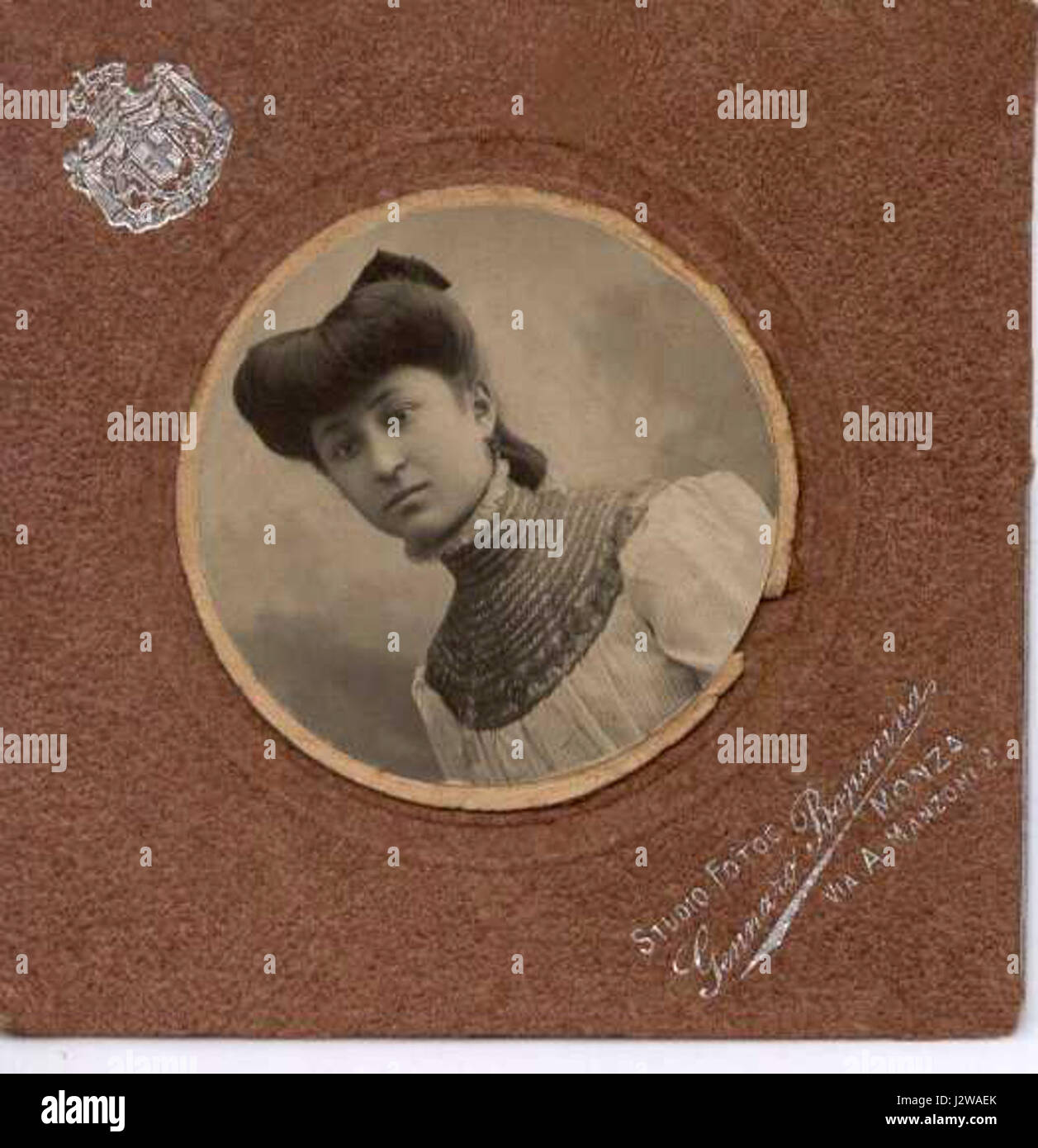 This photograph from 1910 by Bonacina captures Virginia Galbiati ...