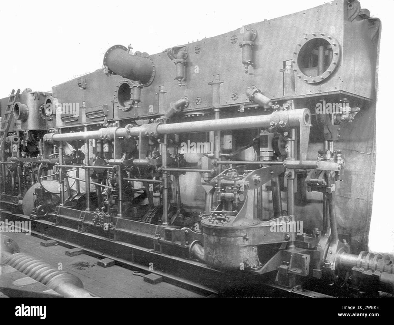 Modern destroyer hi-res stock photography and images - Alamy