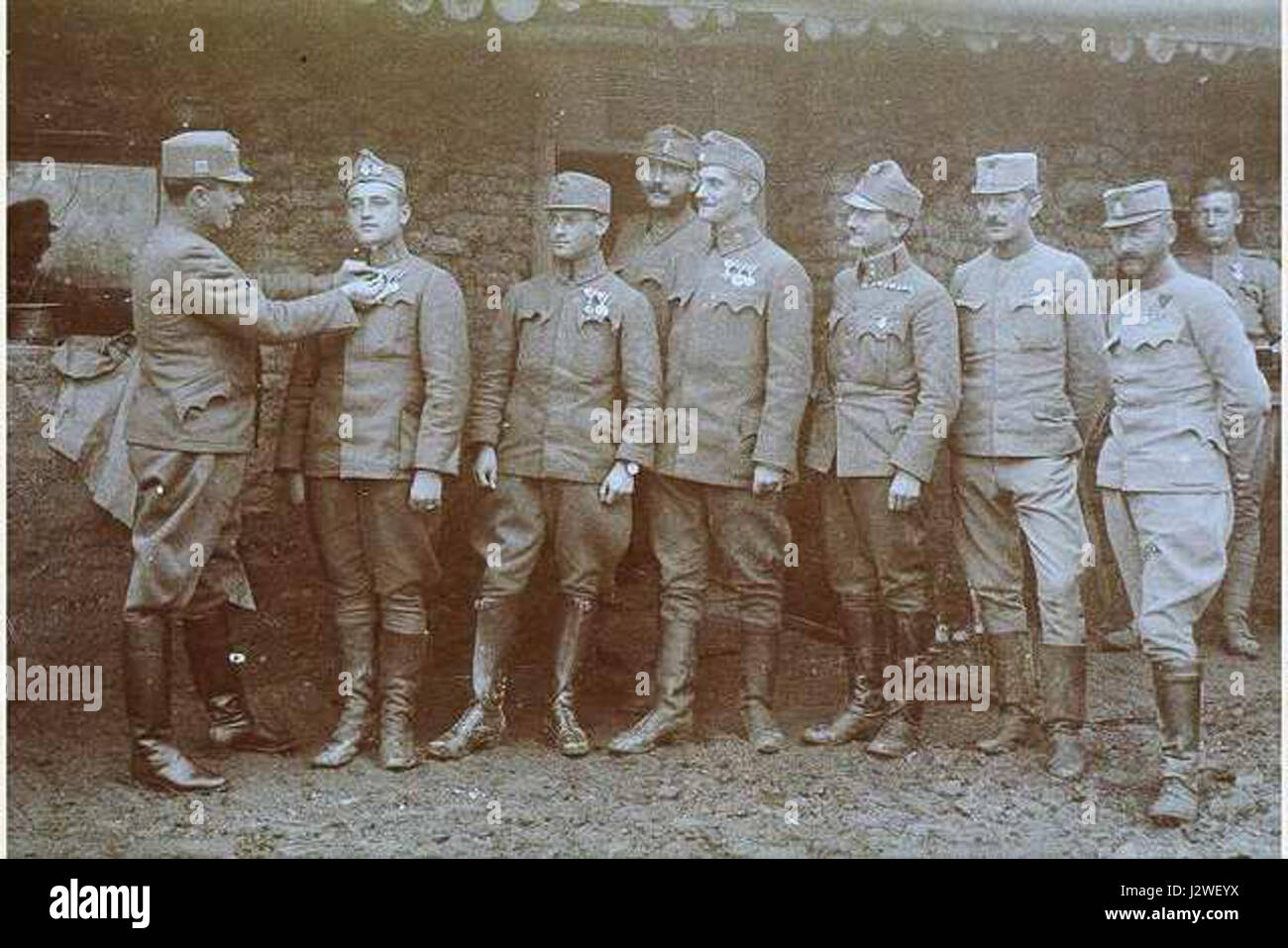 '25. dom. pukovnija' refers to a military unit in the Croatian armed ...