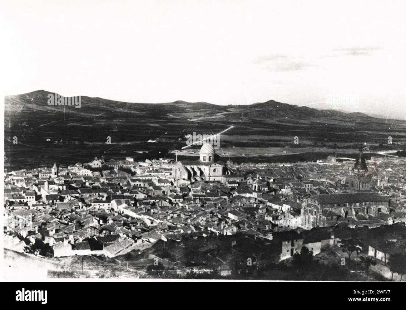 This photograph taken in 1920 captures a panoramic view of Yecla, a ...