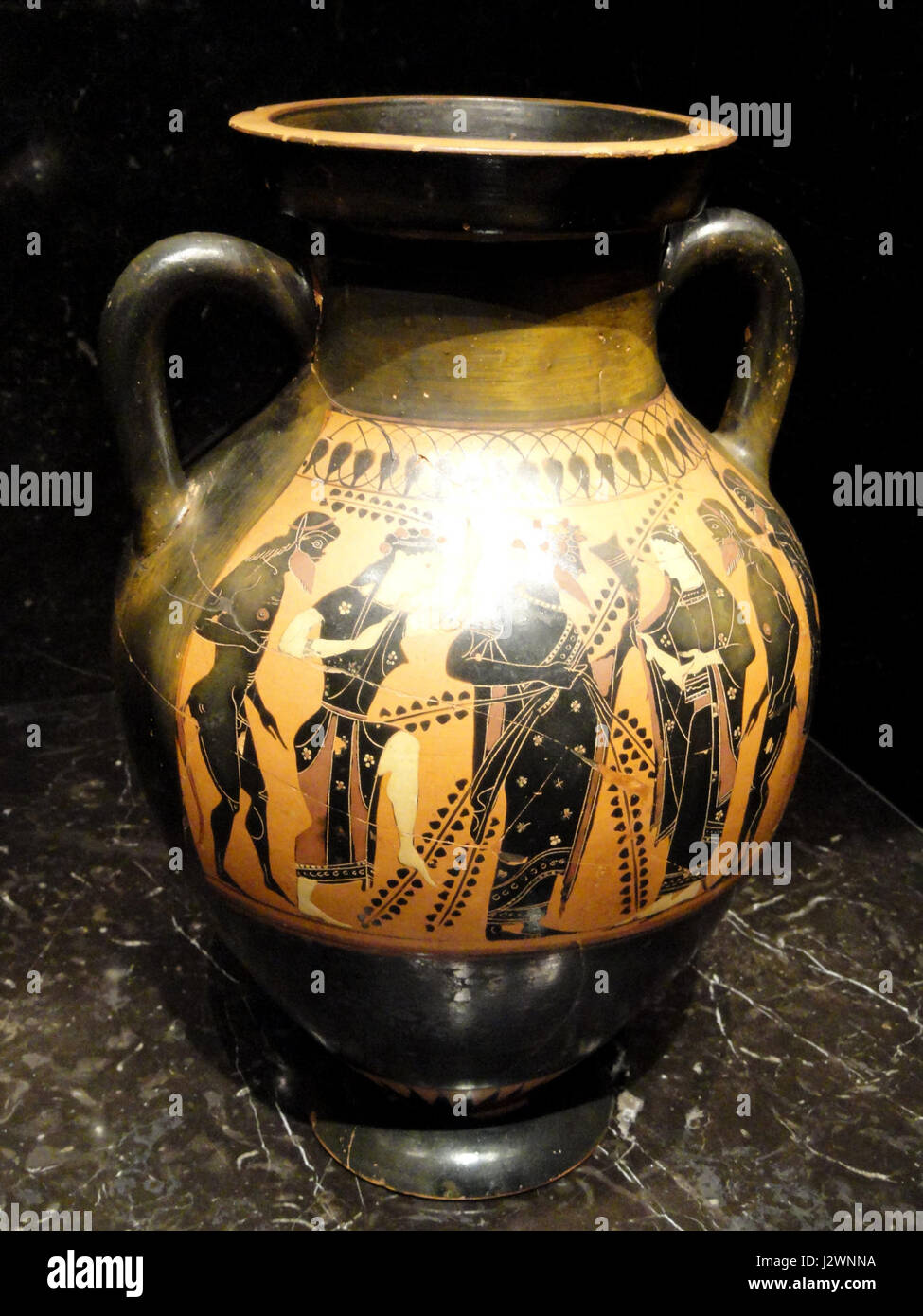 Black-figure amphora by the Mastos Painter, Athens, c. 530-520 BCE ...