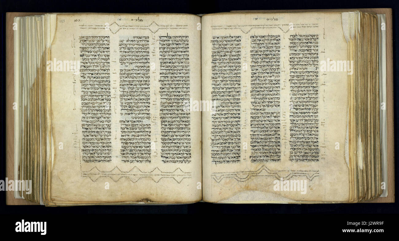 Manuscript parchment bible hi-res stock photography and images - Alamy