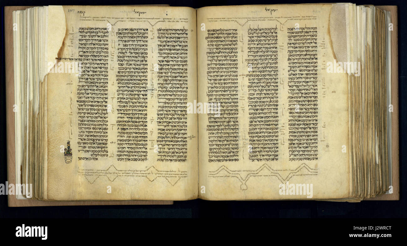 Illuminated manuscript bible hi-res stock photography and images - Alamy