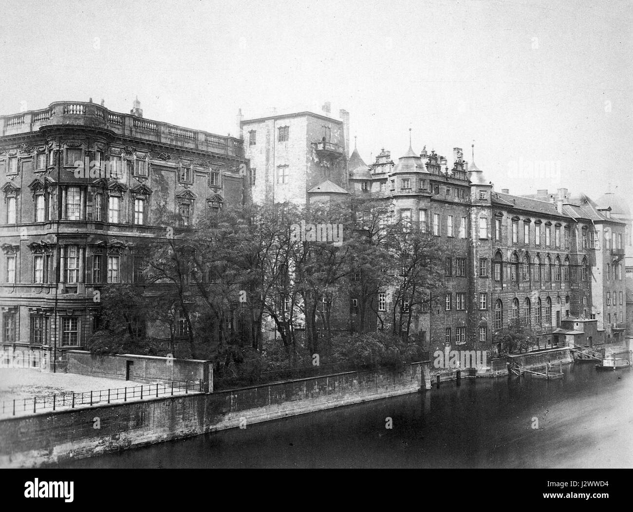 Important capital city landmark Black and White Stock Photos & Images ...