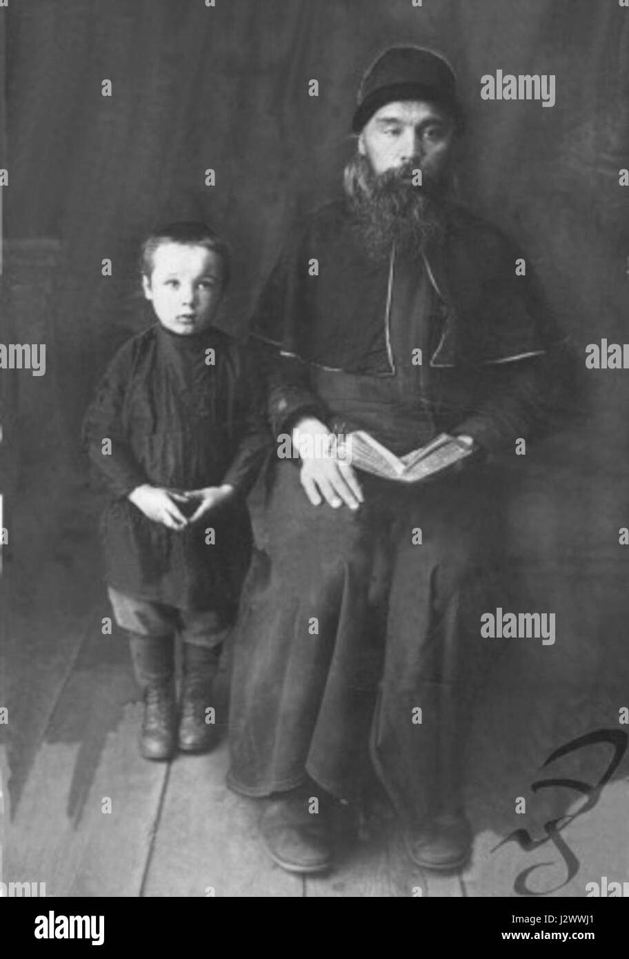 Eastern orthodox church bishop Black and White Stock Photos & Images ...