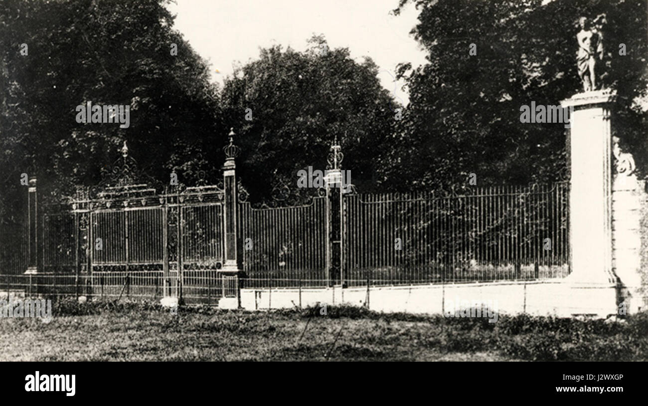 The Carshalton Park Gates are a notable architectural feature of ...