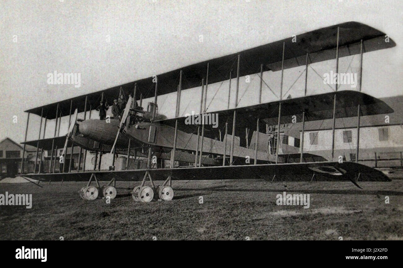 World war 1 training aircraft hi-res stock photography and images - Alamy