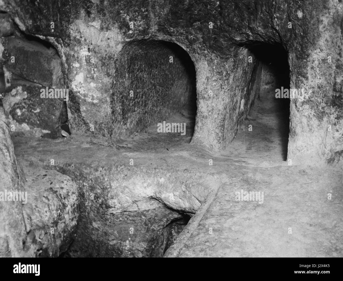 Ancient tombs in the Holy Sepulchre Stock Photo - Alamy