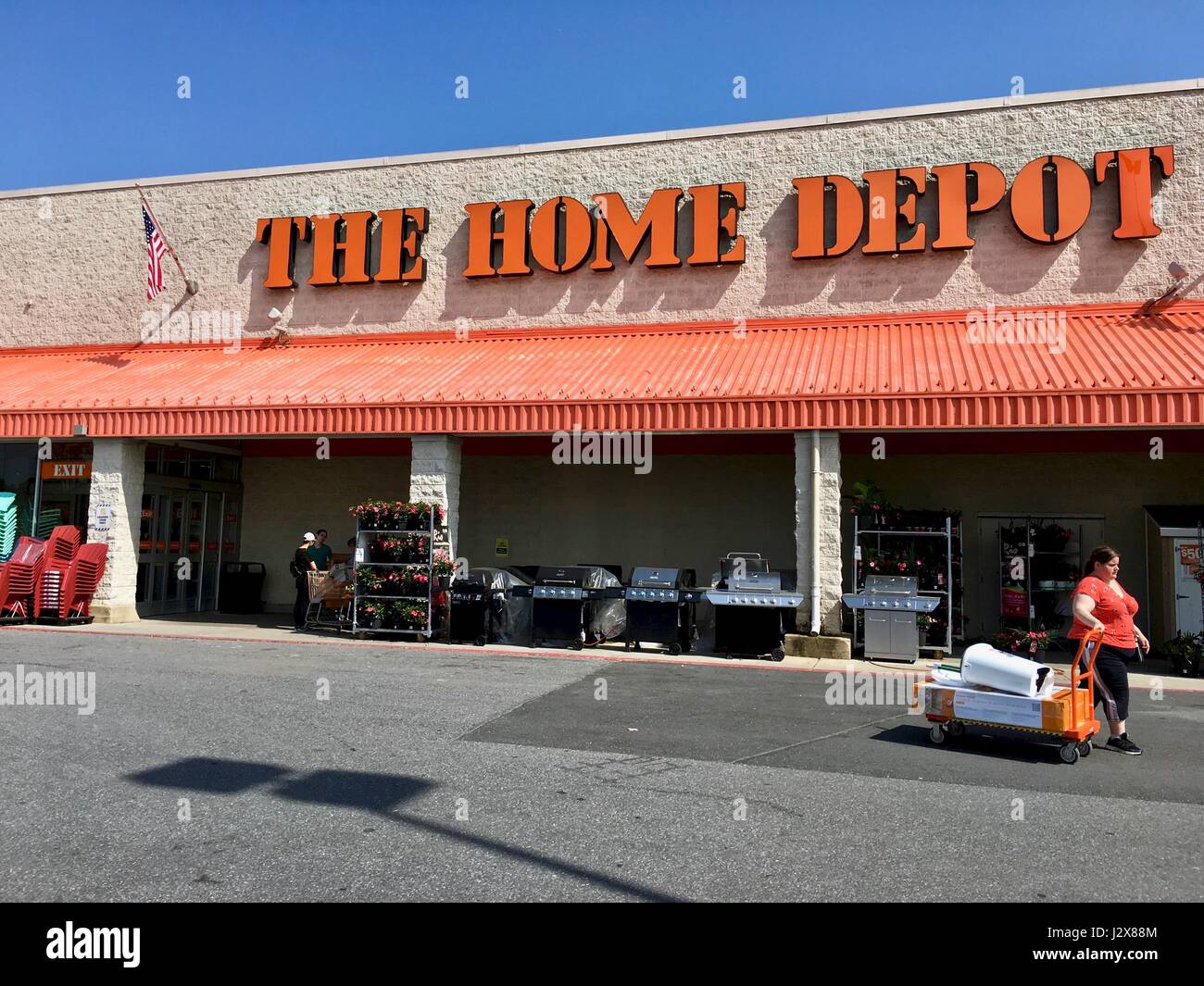 The Home Depot storefront Stock Photo - Alamy
