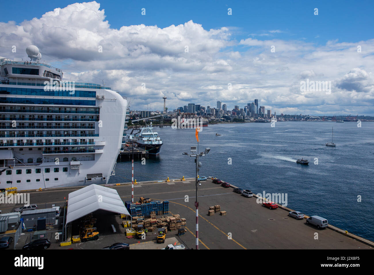 City of Seattle, Washington and its busy port Stock Photo - Alamy