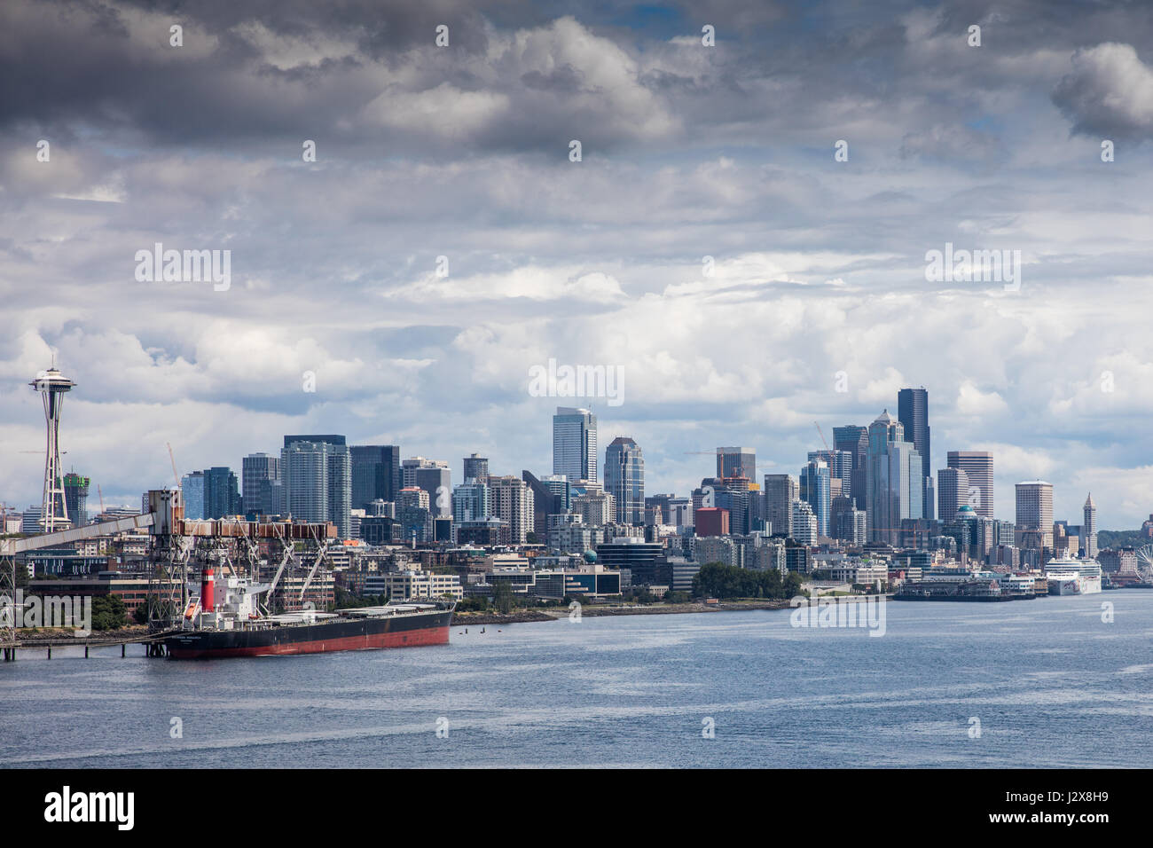 City of Seattle, Washington and its busy port Stock Photo - Alamy
