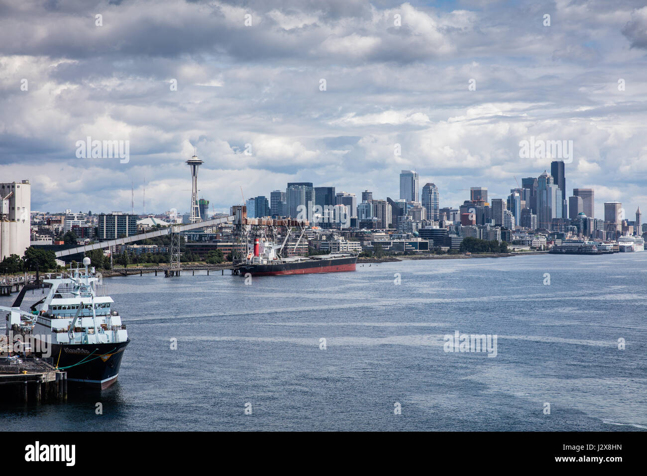City of Seattle, Washington and its busy port Stock Photo - Alamy