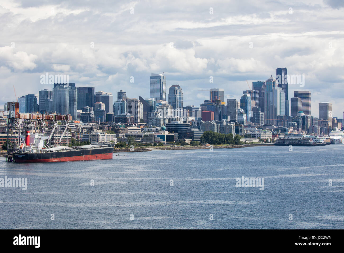 City of Seattle, Washington and its busy port Stock Photo - Alamy
