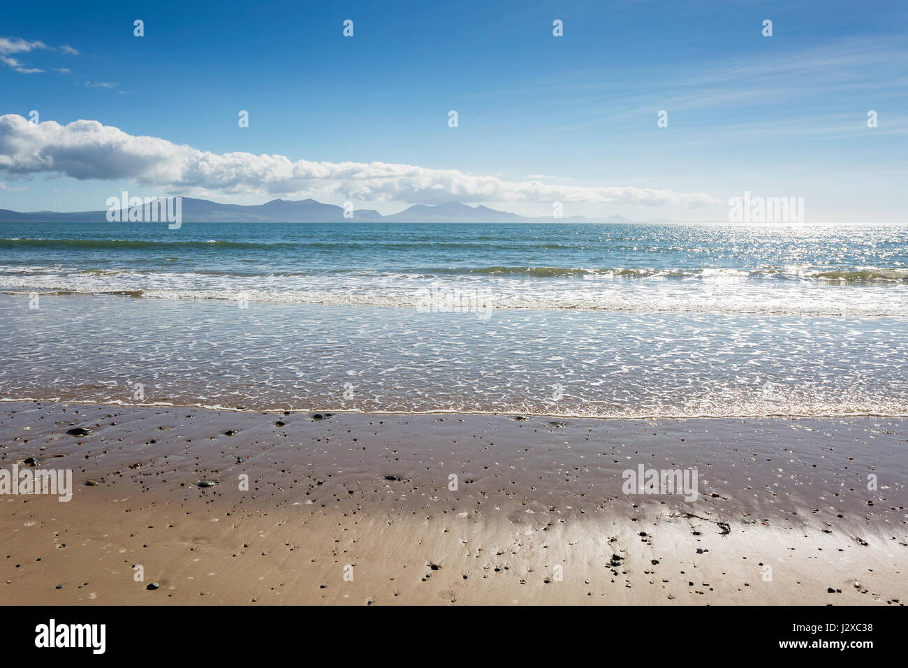 Sandy beach at Newborough in Anglesey, North Wales Stock Photo - Alamy