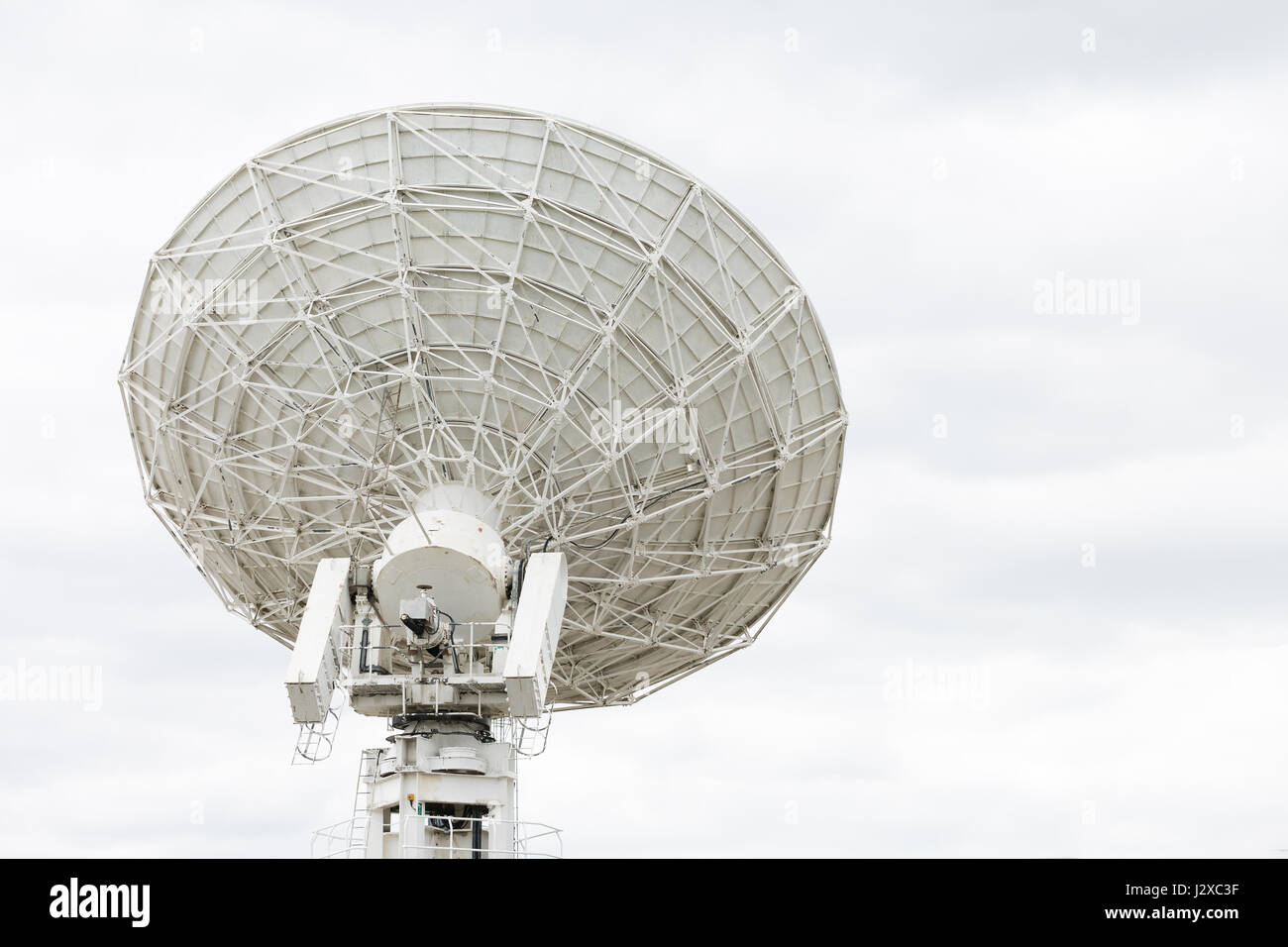 Dish radio hi-res stock photography and images - Alamy