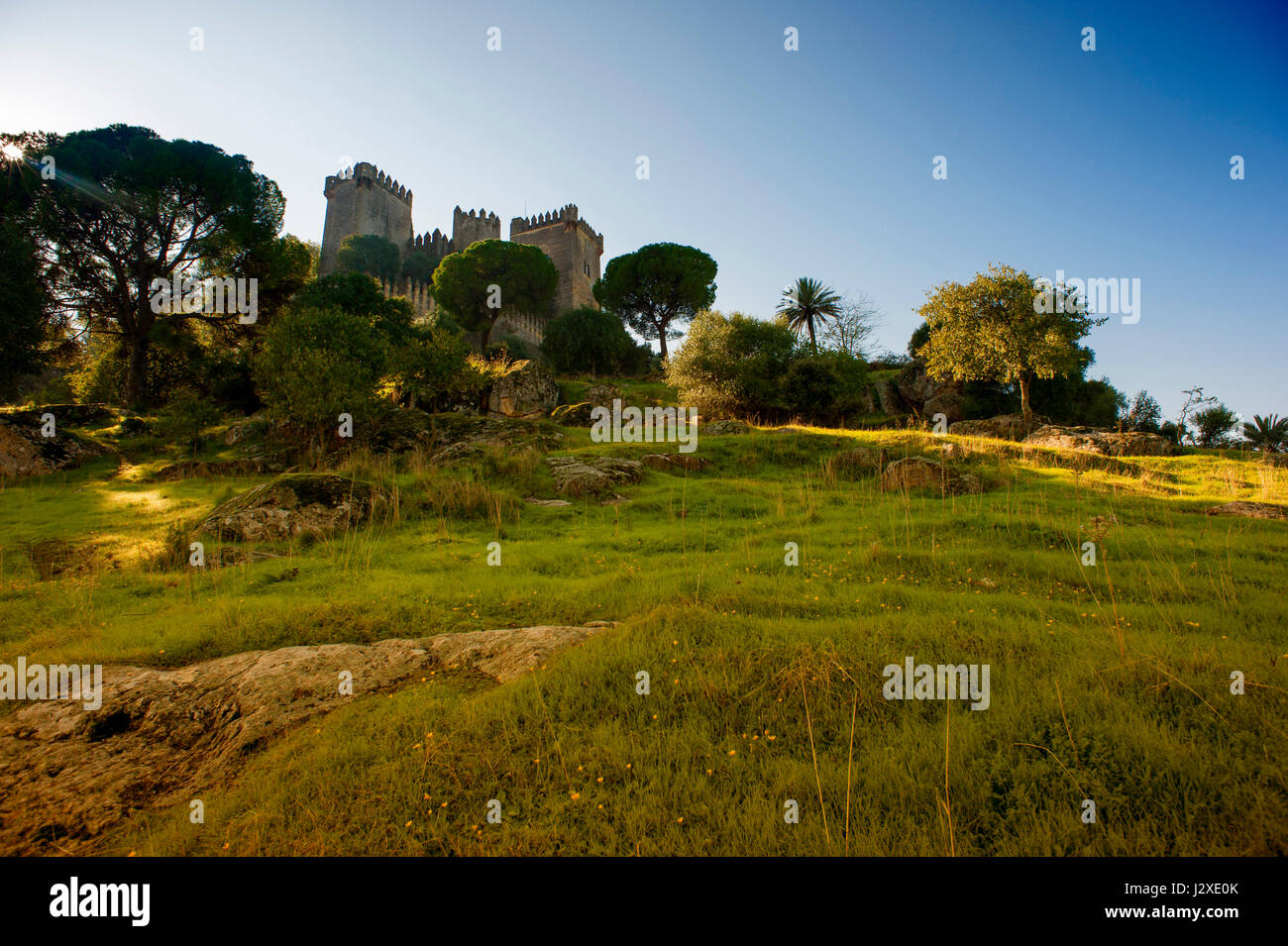 Castillo de Almodovar , Almodovar del Rio, Cordoba, Spanien Stock Photo ...