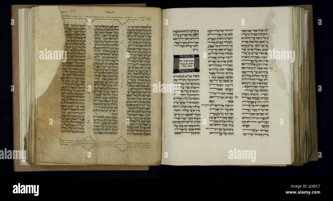 Manuscript parchment bible hi-res stock photography and images - Alamy