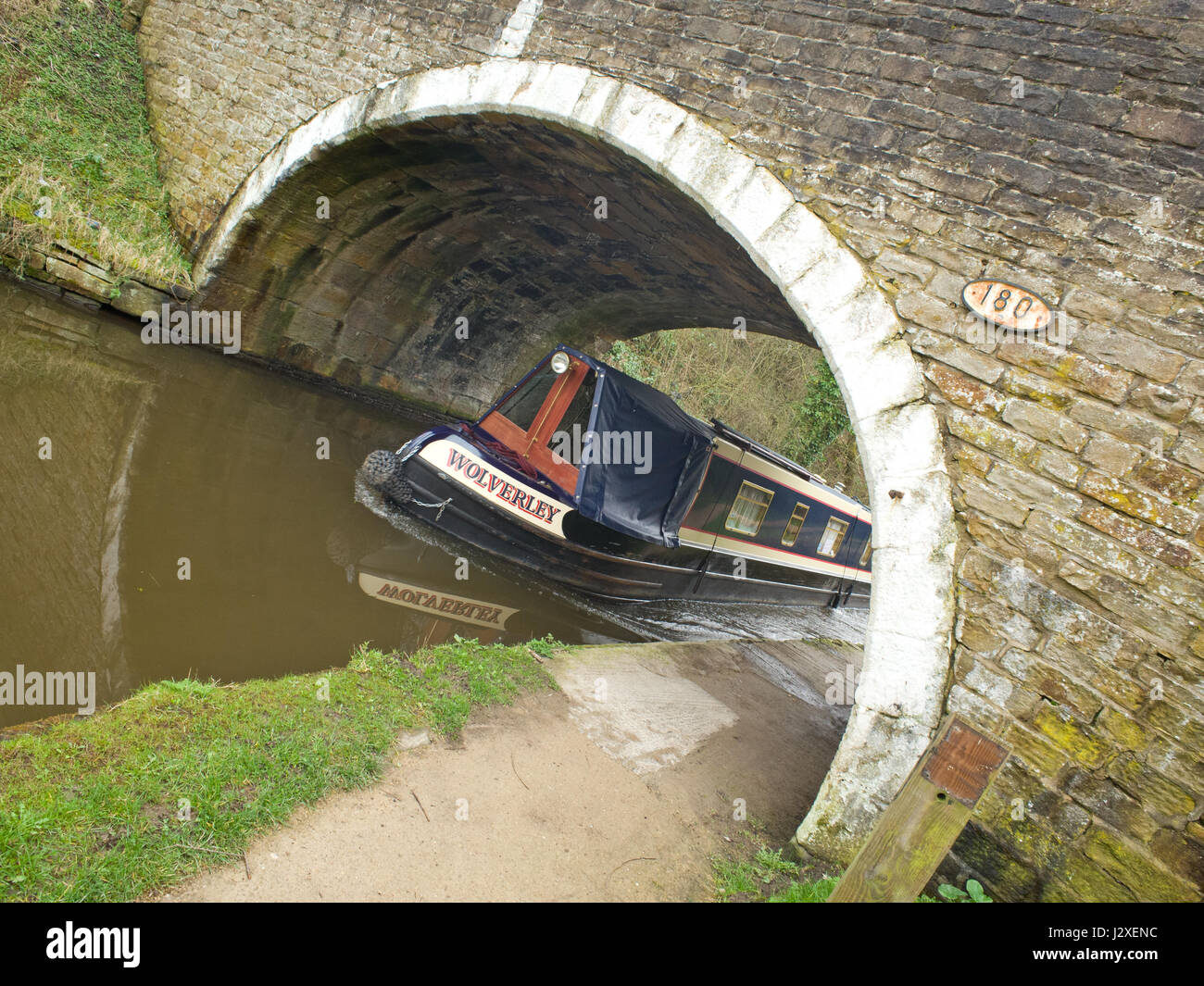 Leeds Liverpool Canal Skipton Bridge Uk Stock Photo - Alamy