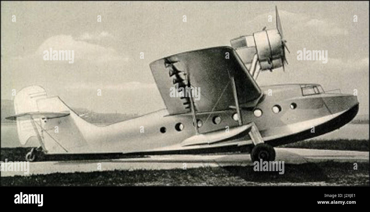 Macchi aircraft hi-res stock photography and images - Alamy