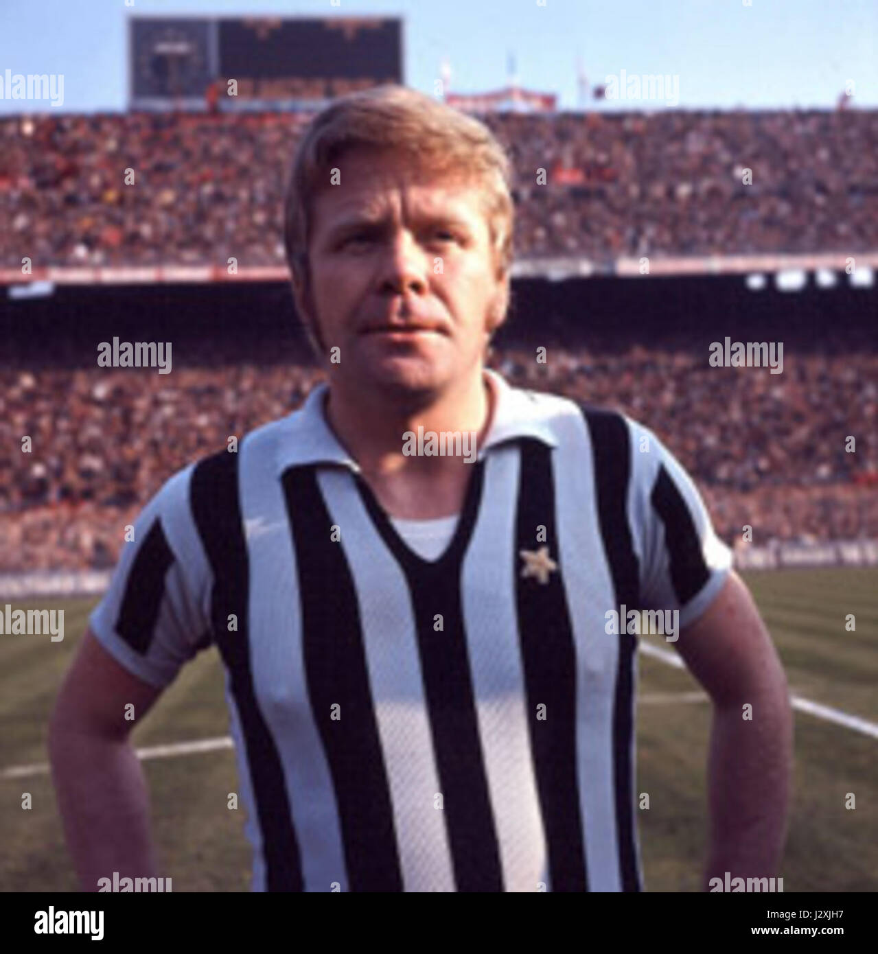 Football sports scene hi-res stock photography and images - Alamy