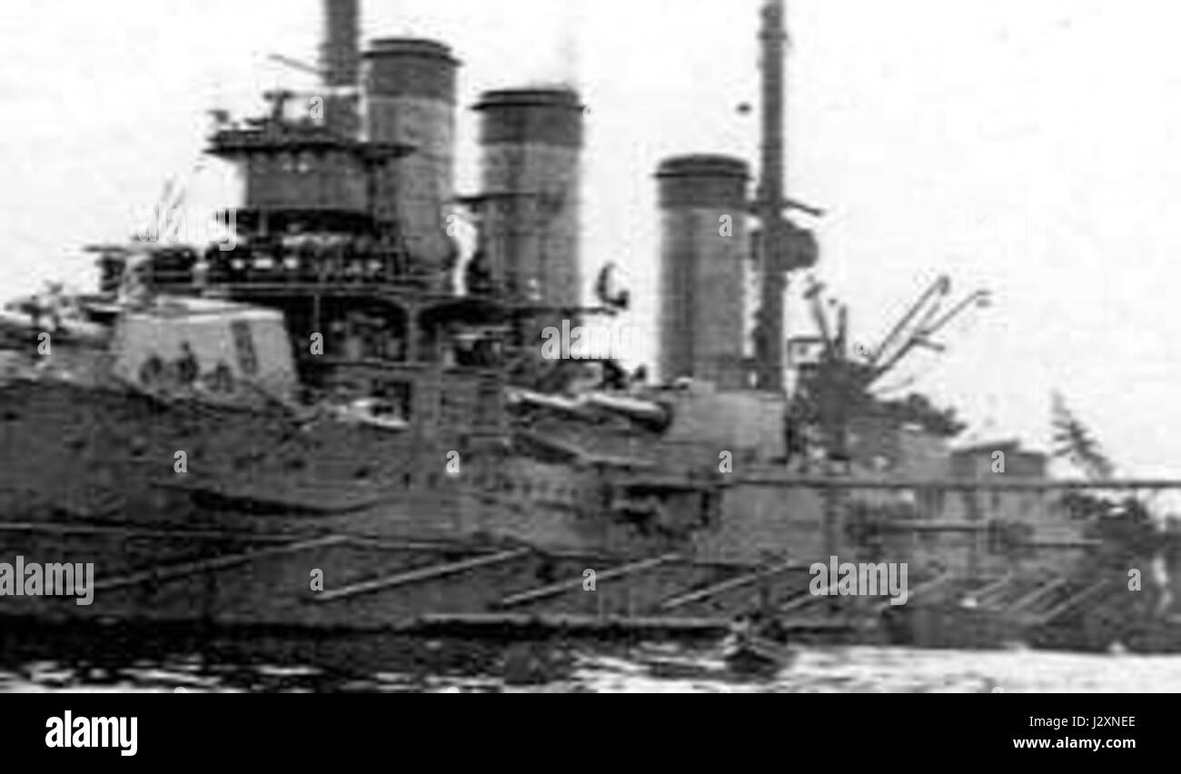 Heavy artillery used in Black and White Stock Photos & Images - Alamy