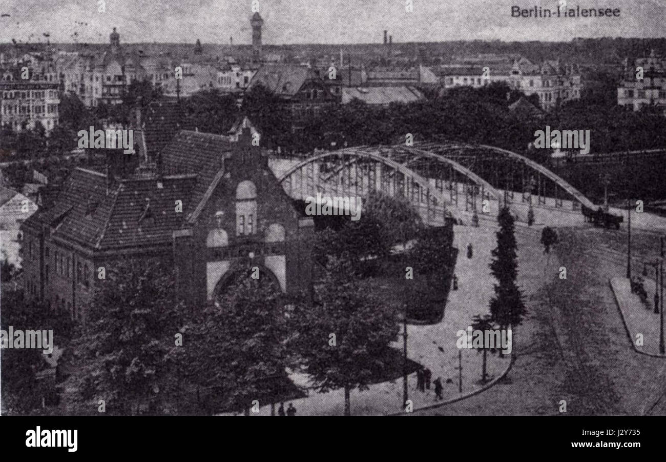Berlin Bahnhof Halensee 1900 Stock Photo - Alamy