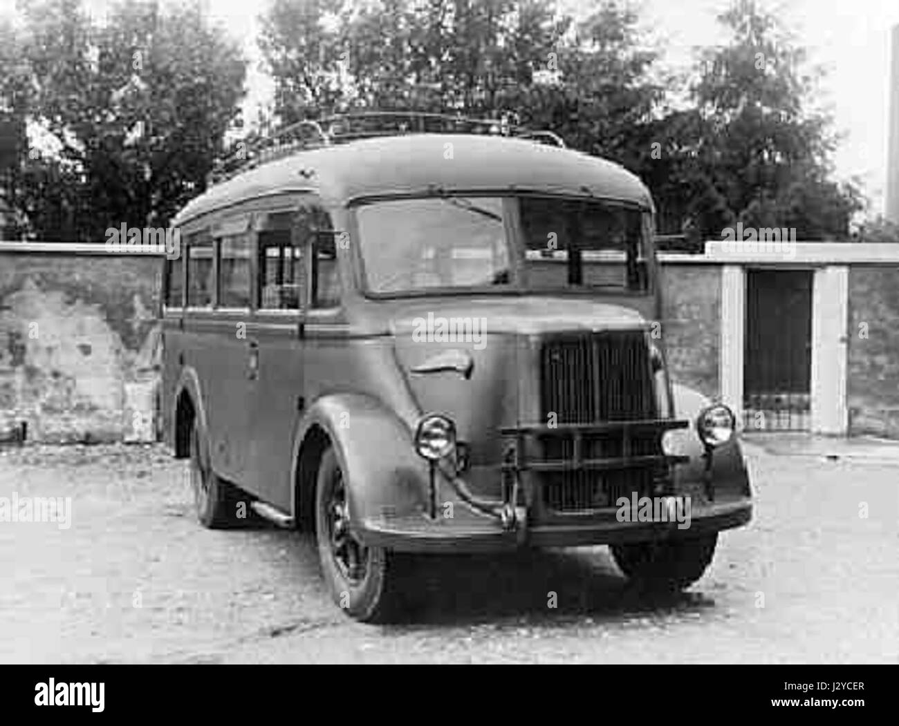 The Bianchi Miles autobus was an early 20th-century Italian bus model ...