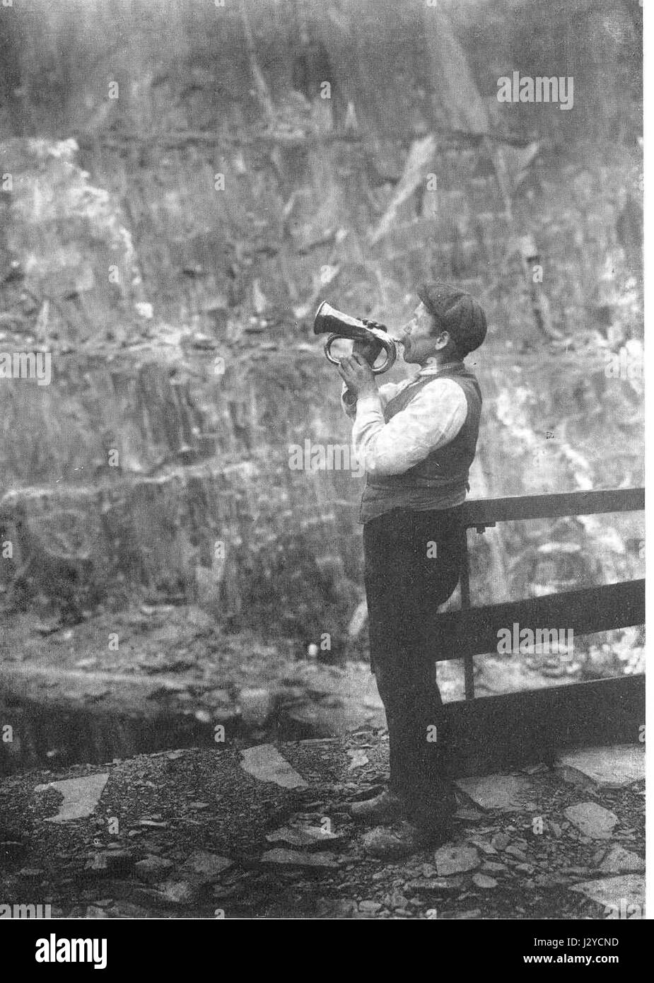 Explosives construction hi-res stock photography and images - Alamy