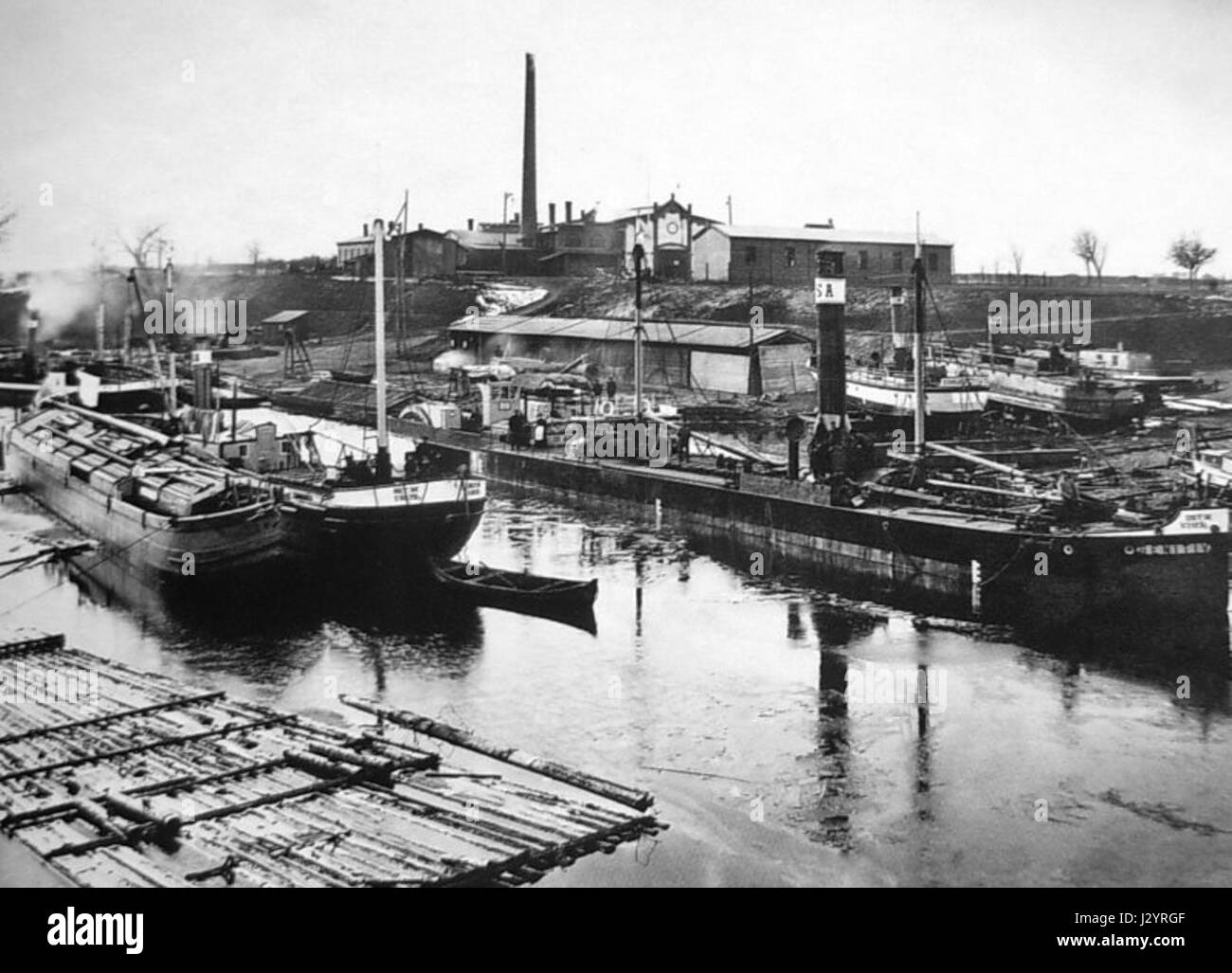 The title refers to the Lloyd Shipyard (Bdg stocznia LLoyda), likely ...