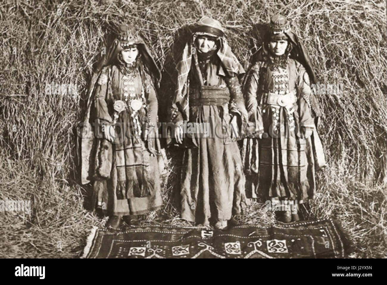 Azeri women hi-res stock photography and images - Alamy