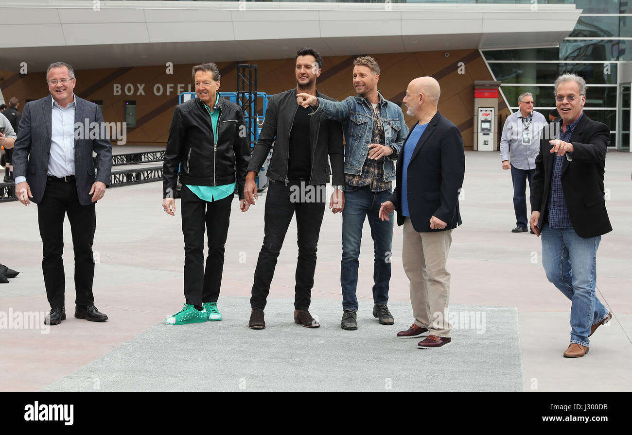 Hosts Luke Bryan & Dierks Bentley Roll Out The Dice For The 52nd ...