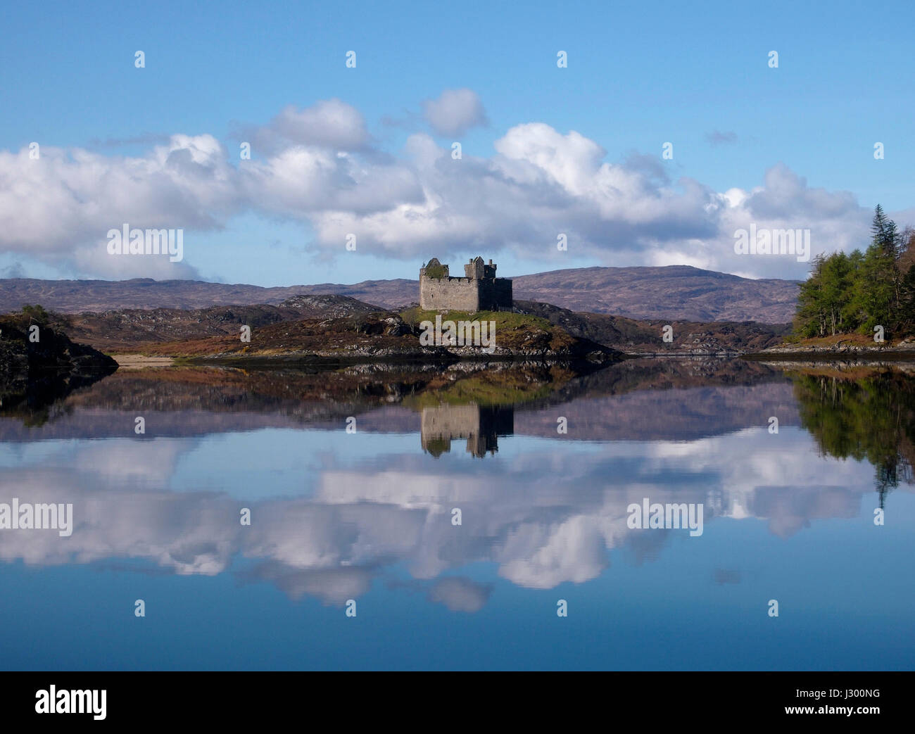 Castle Tioram, Loch Moidart, Scotland Stock Photo - Alamy