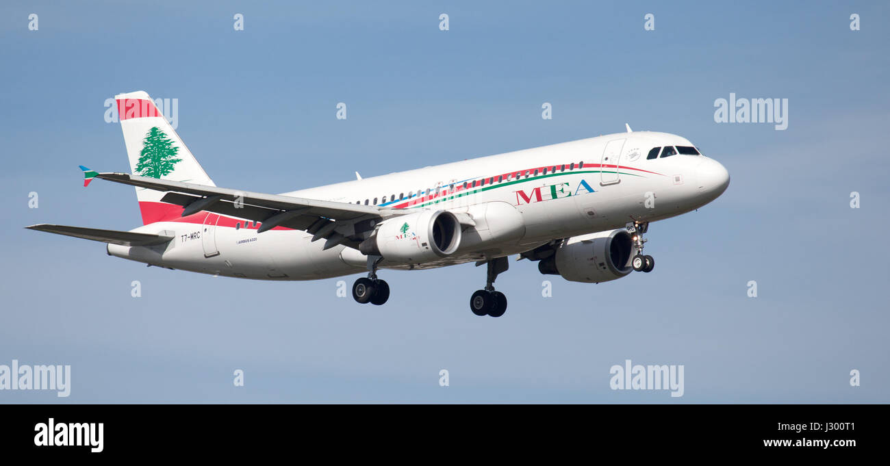 MEA Middle East Airlines Airbus a320 T7-MRC on final approach to London ...