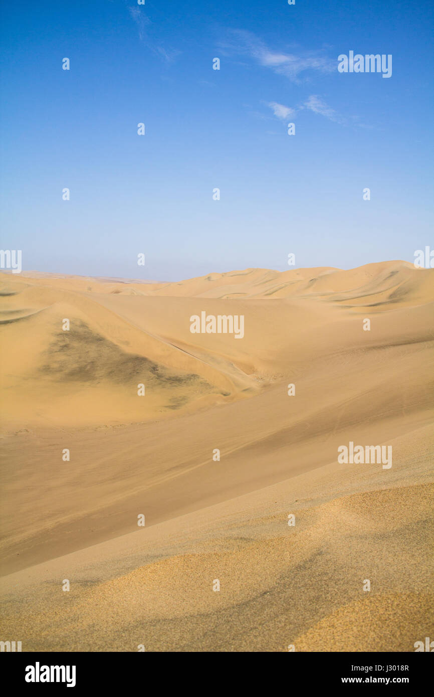 Peru sand desert huacachina Stock Photo - Alamy