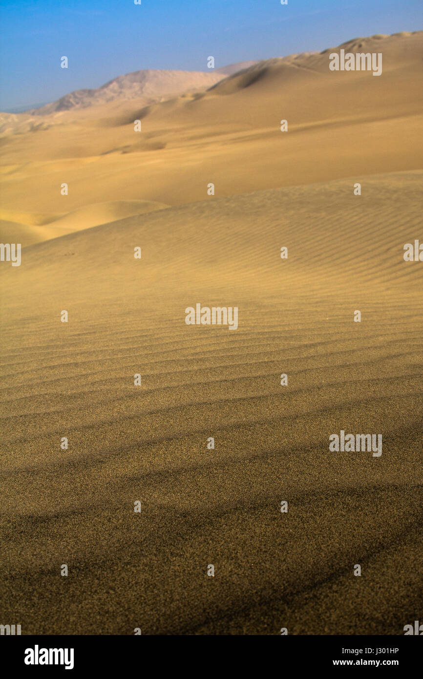 Peru sand desert huacachina Stock Photo - Alamy