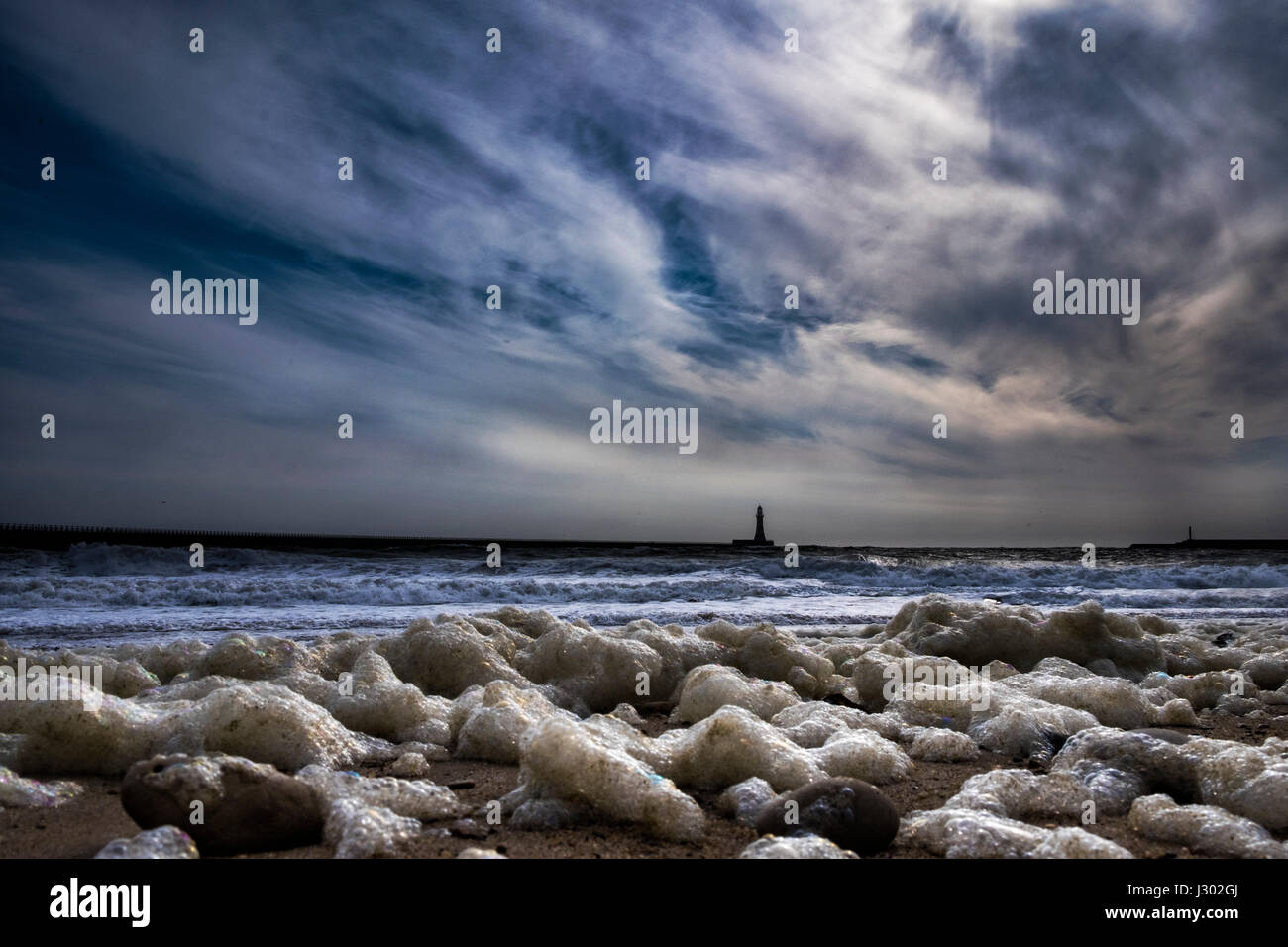 Surf scum hi-res stock photography and images - Alamy