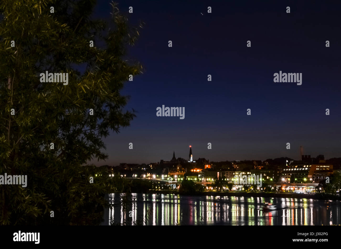 Washington dc waterfront park bridge hi-res stock photography and ...