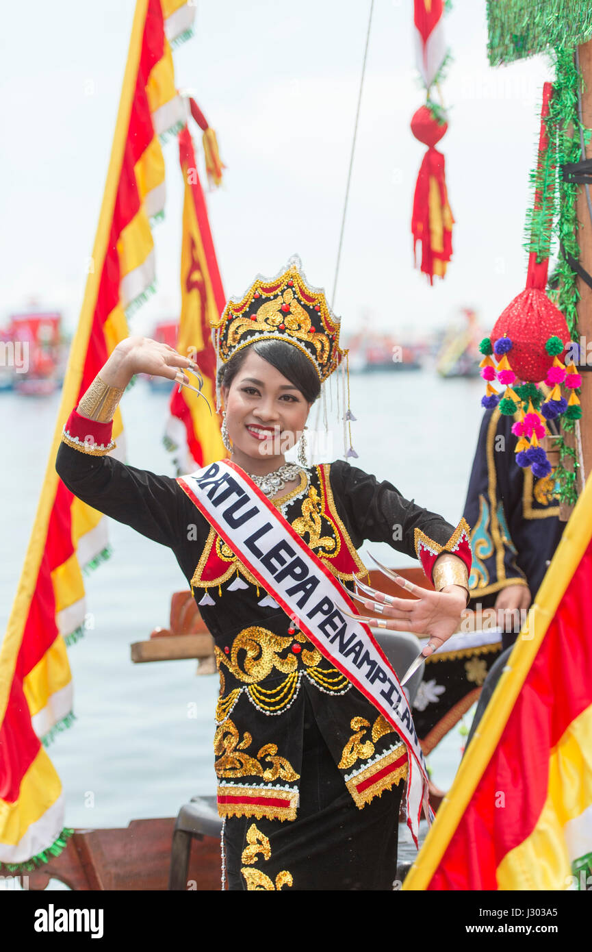 Bajau women hi-res stock photography and images - Alamy