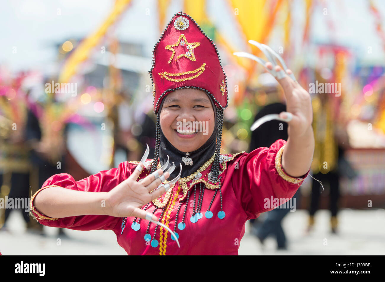 Bajau women hi-res stock photography and images - Alamy