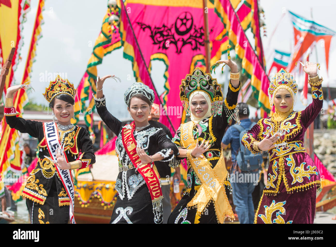 Unidentified young girl perform Traditional dance inside the Bajau's ...