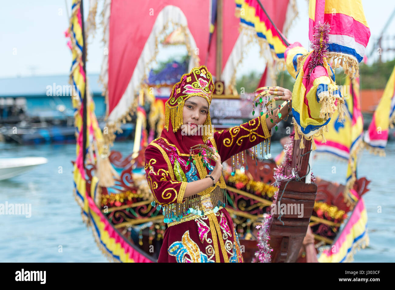 Bajau women hi-res stock photography and images - Alamy
