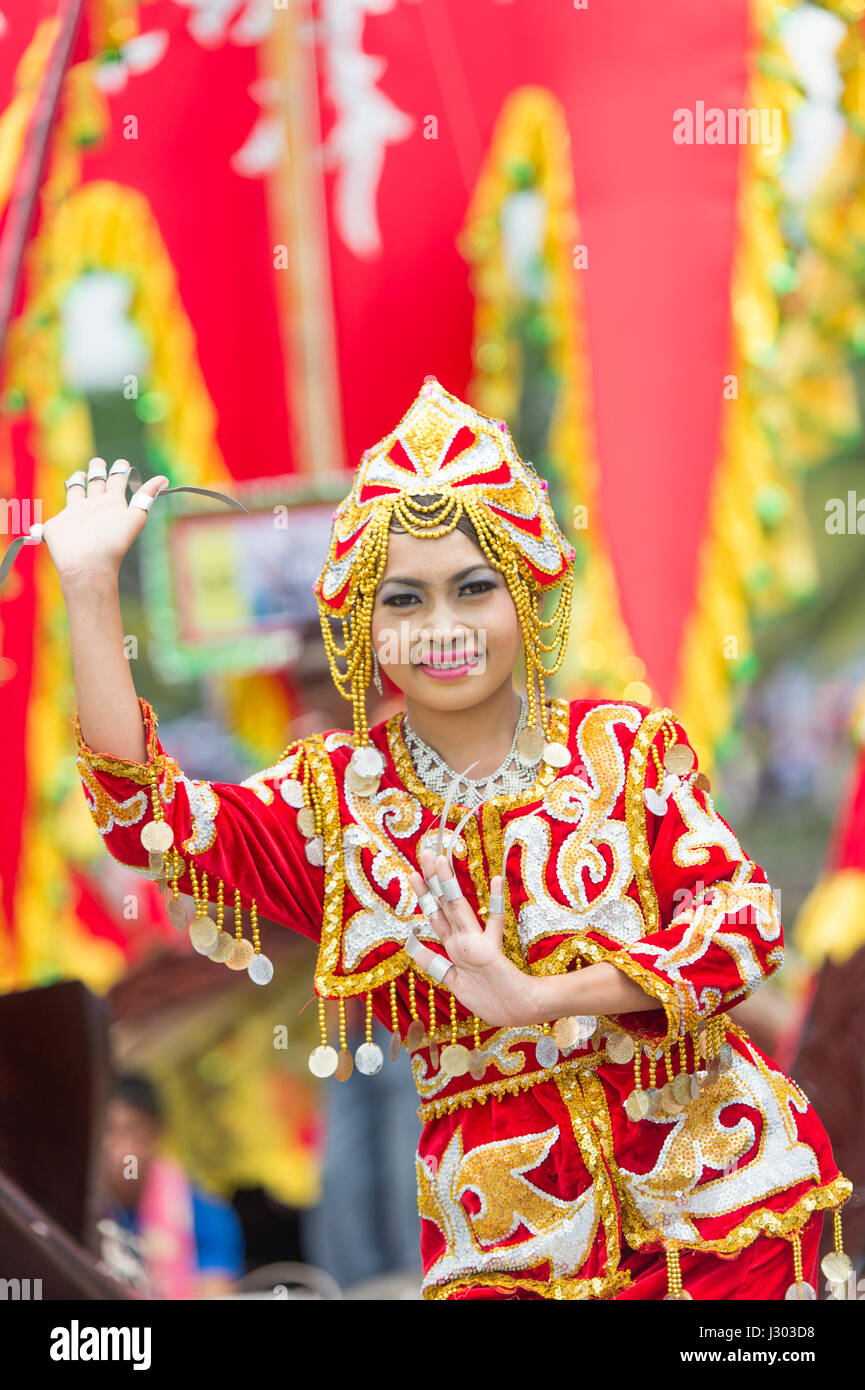 Bajau women hi-res stock photography and images - Alamy