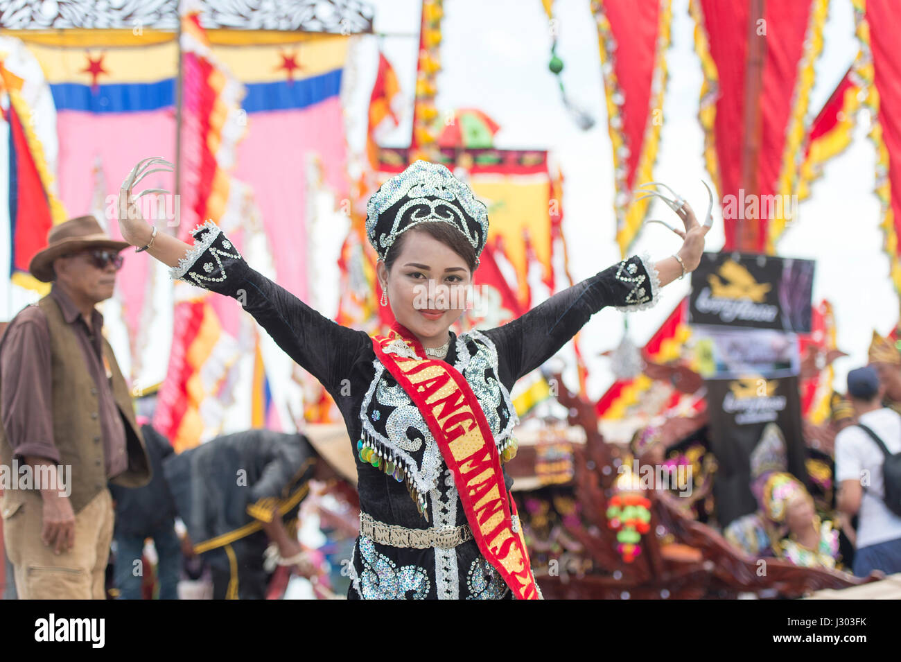 Bajau women hi-res stock photography and images - Alamy