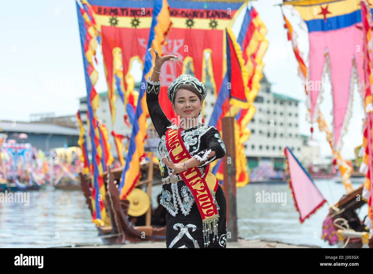 Bajau dance hi-res stock photography and images - Alamy