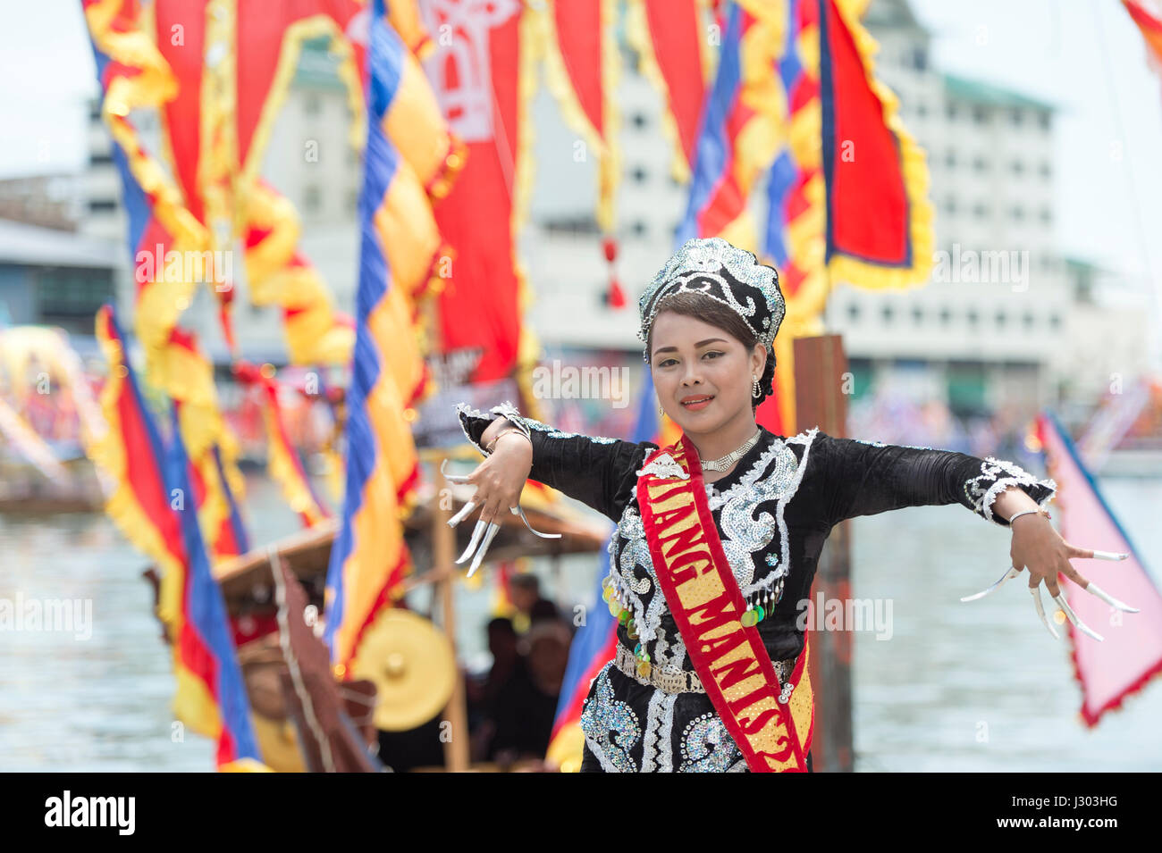 Bajau women hi-res stock photography and images - Alamy